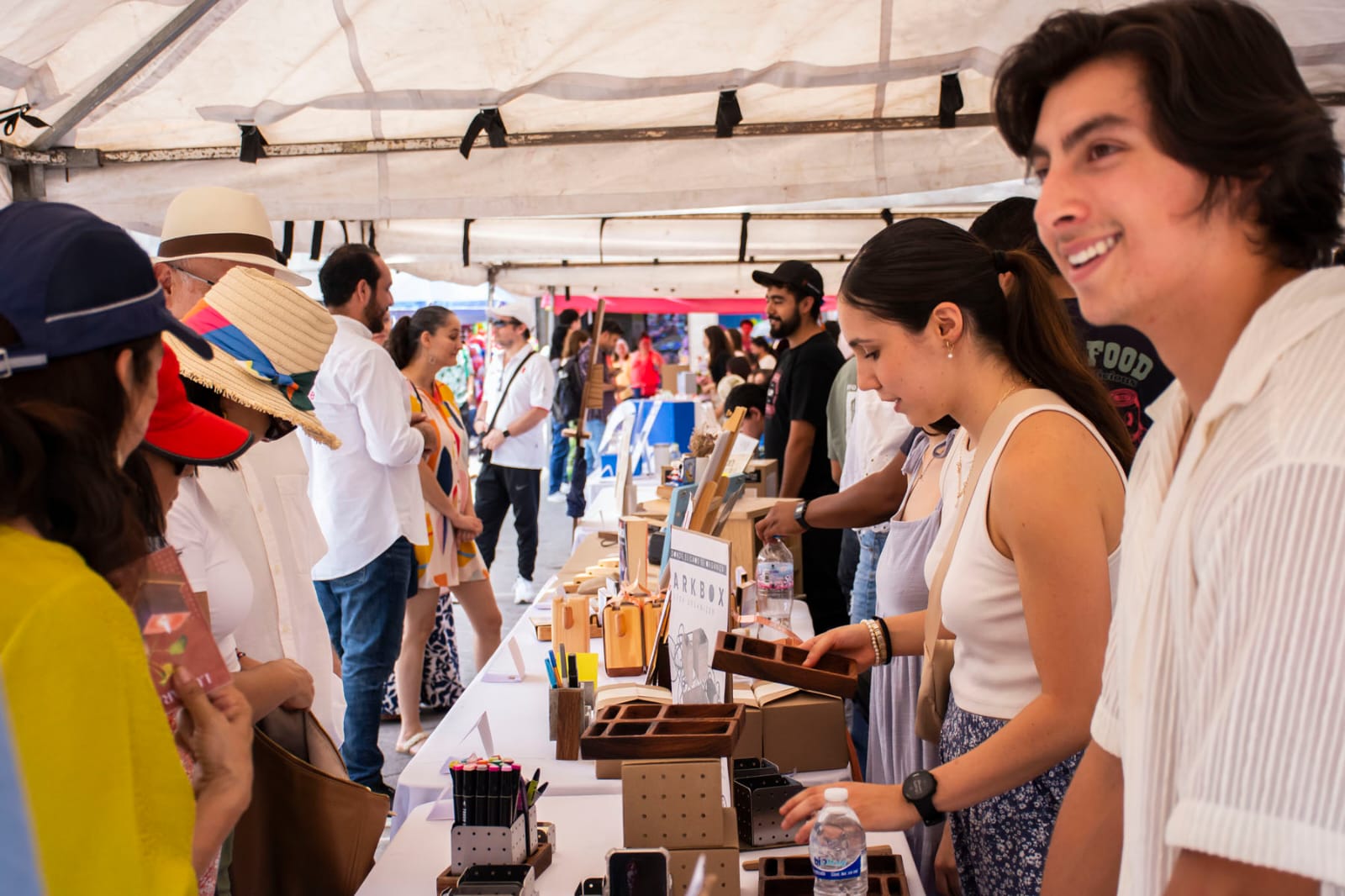 Feria DI Innova 2025 mostró la creatividad funcional de la Facultad del Hábitat - Vox Populi